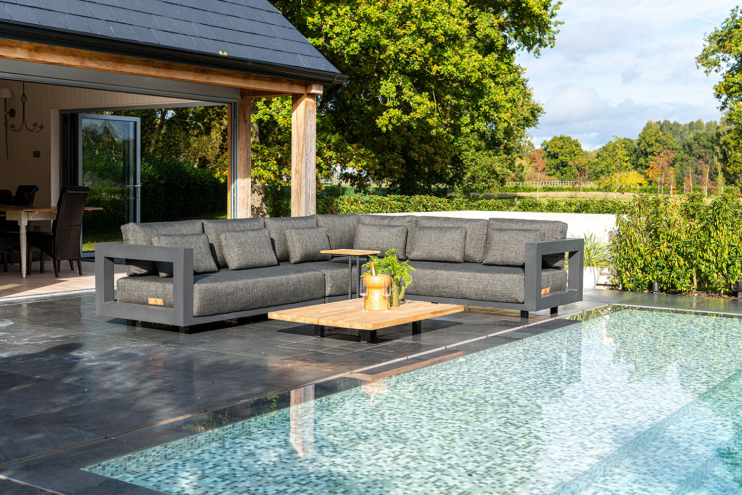 Outdoor Corner Sets | Shackletons Home & Garden