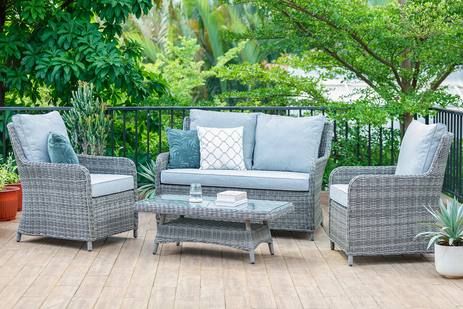Outdoor Lounge Sets | Shackletons Home & Garden